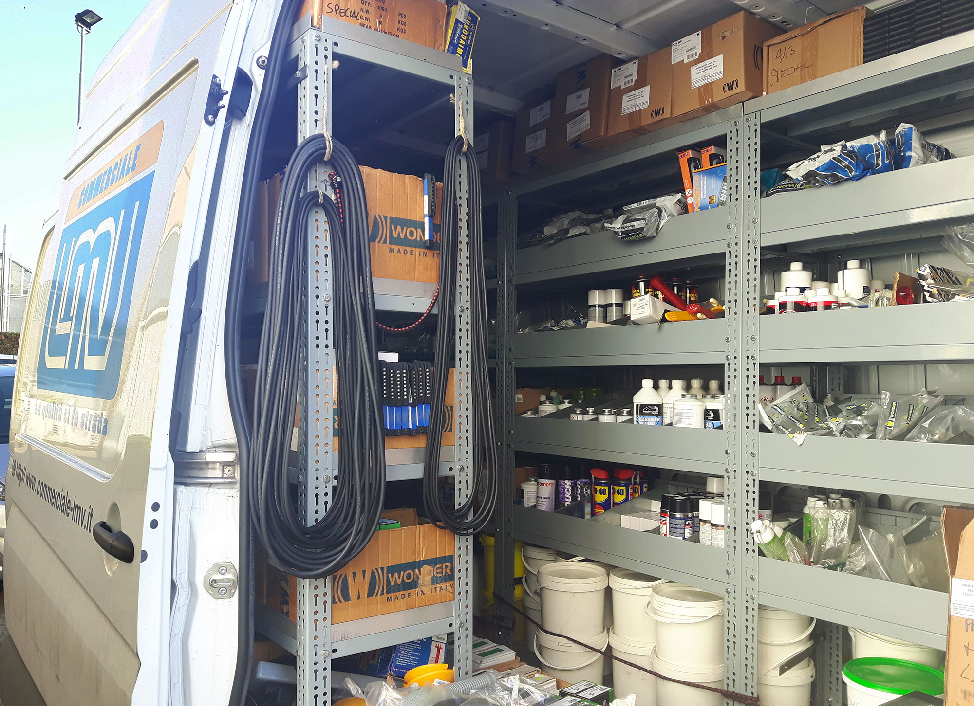 Commerciale LMV - Materiale di consumo ed attrezzatura per gommisti e ...